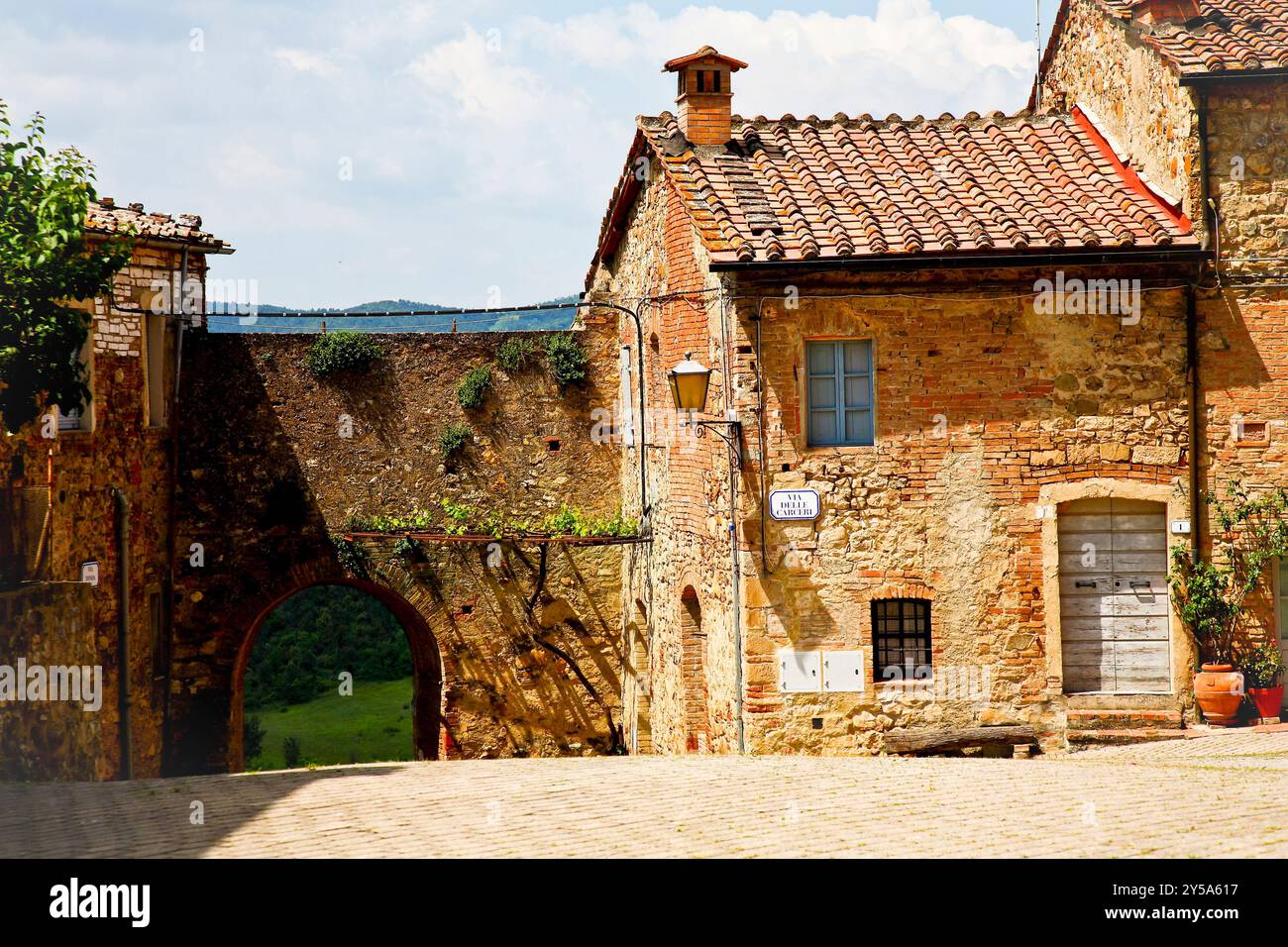 Medieval Murlo Castle, Siena Province, Tuscany, Italiy Stock Photo - Alamy