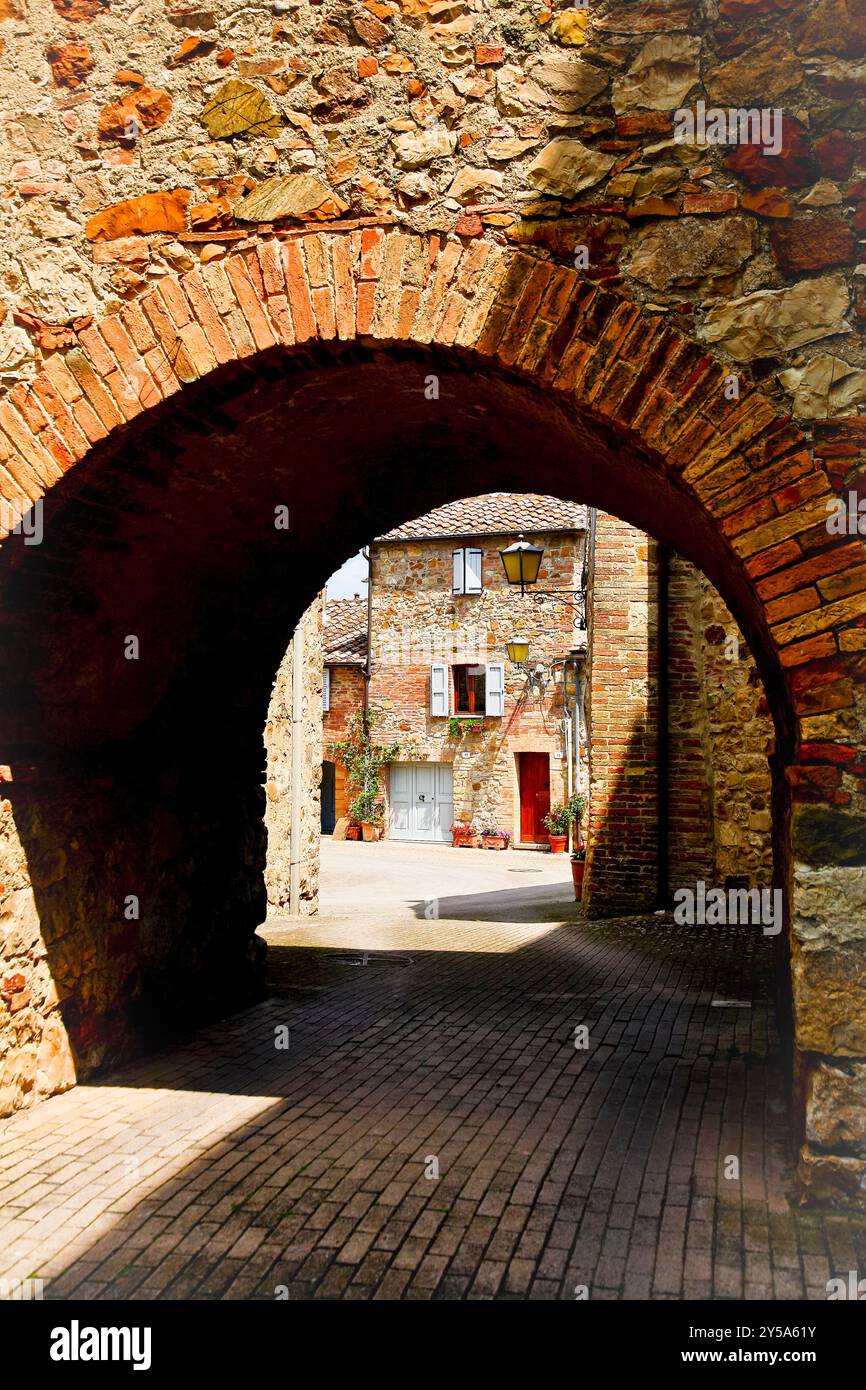 Medieval Murlo Castle, Siena Province, Tuscany, Italiy Stock Photo - Alamy