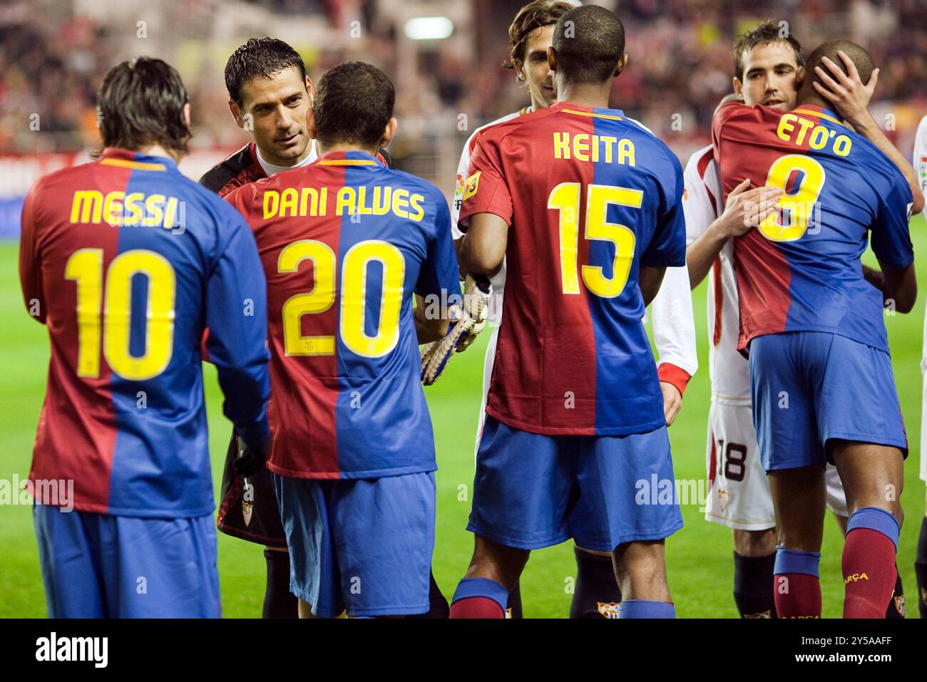Messi handshake hi-res stock photography and images - Alamy