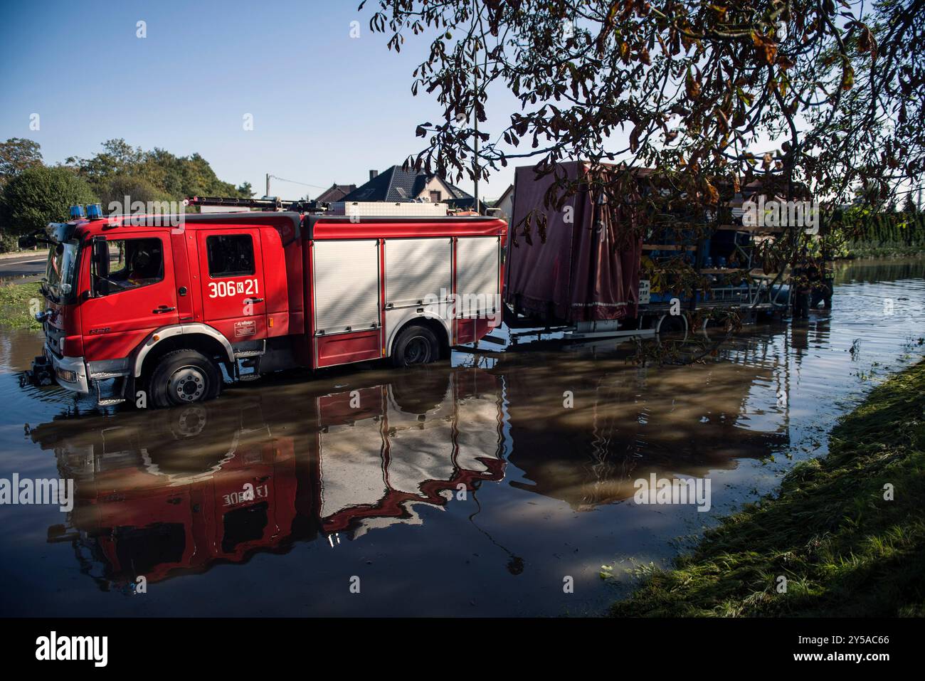 Embankments truck hi-res stock photography and images - Alamy