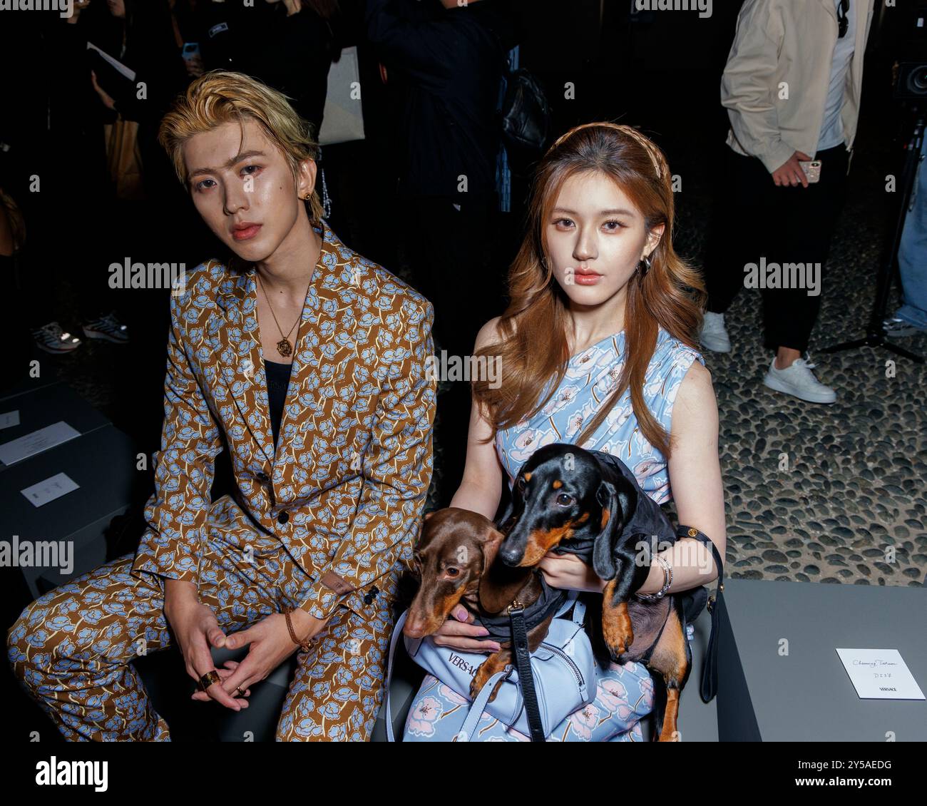 Milan, Italien. 20th Sep, 2024. Lusi Zhao and Kun attend VERSACE Spring/Summer 2025 Runway ...
