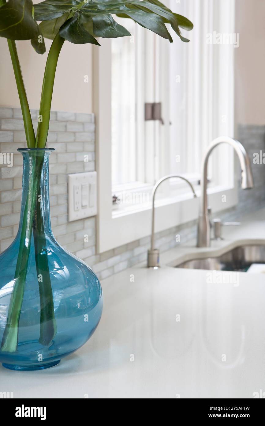 Glass mini subway tile hi-res stock photography and images - Alamy