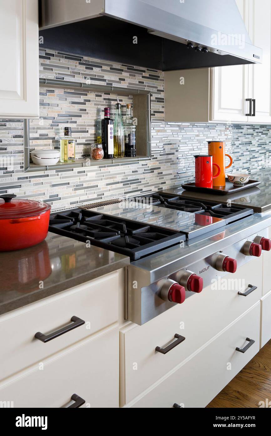 Inset shelf in tile backsplash hi-res stock photography and images - Alamy