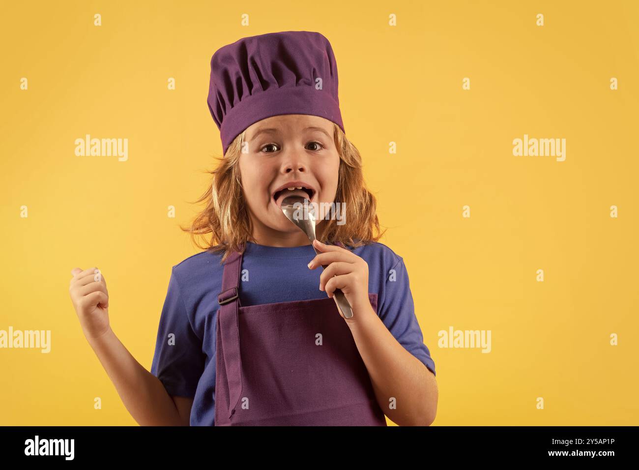 Funny kid chef cook with spoon, studio portrait. Cooking children. Chef ...