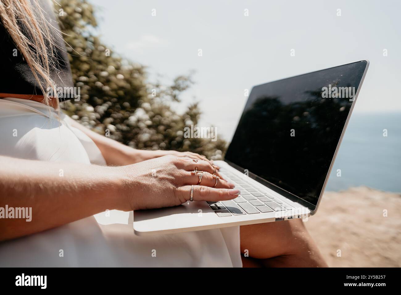 Laptop green screen on rock hi-res stock photography and images - Alamy
