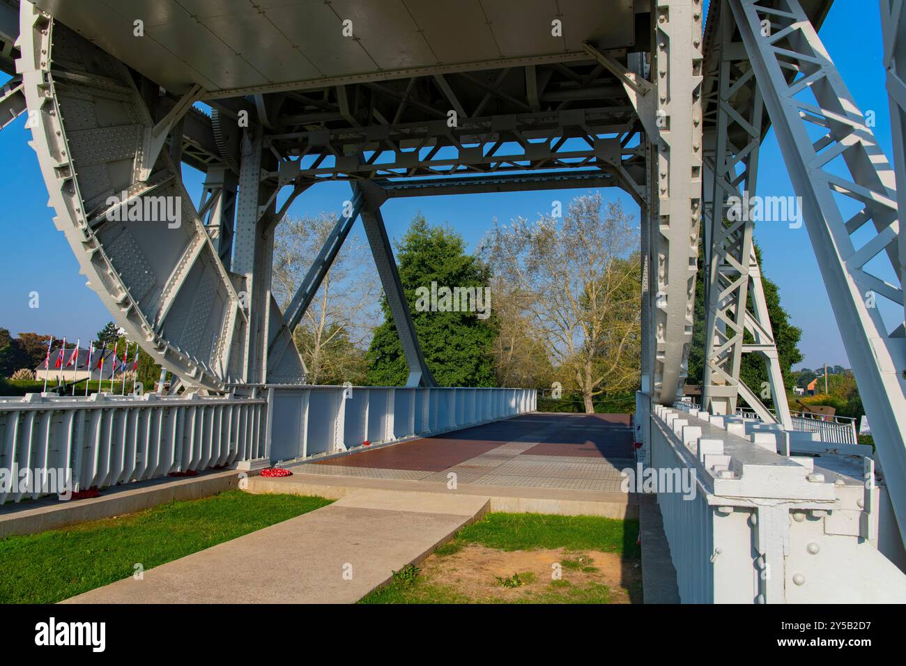Pegasus bridge memorial and airborne museum hi-res stock photography ...