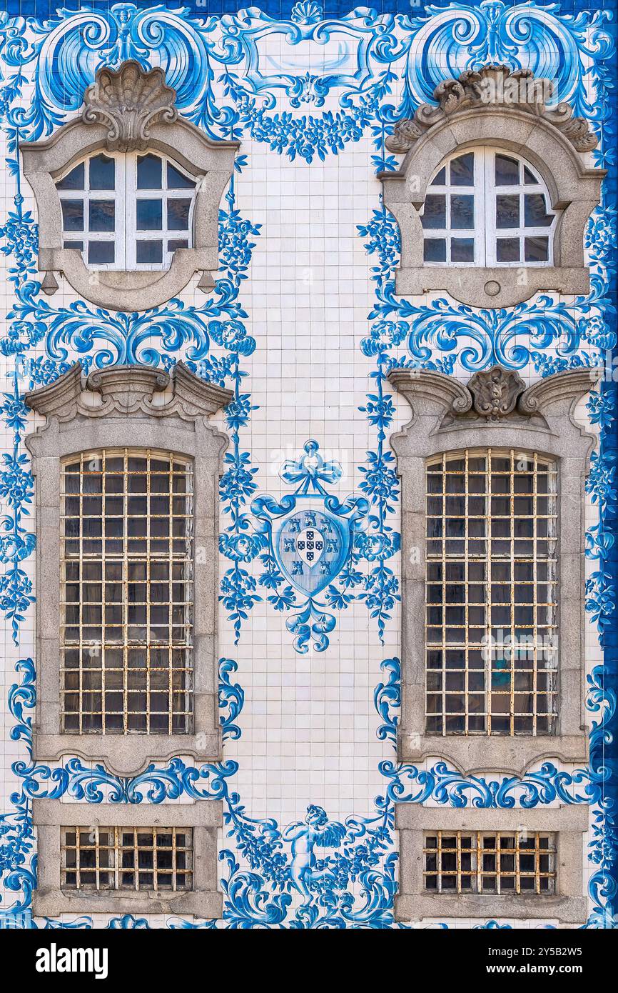Portugal Porto - Blue and white tiles wall decoration Stock Photo - Alamy
