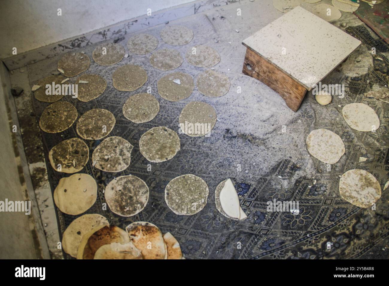 Palestinian food, Taboon Bread seen all over the floor after the ...