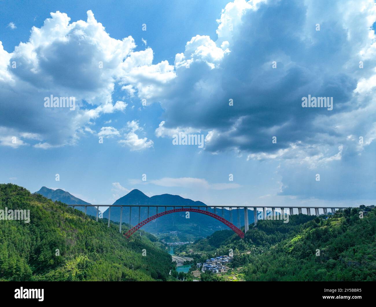 (240921) -- GUIYANG, Sept. 21, 2024 (Xinhua) -- An aerial drone photo ...