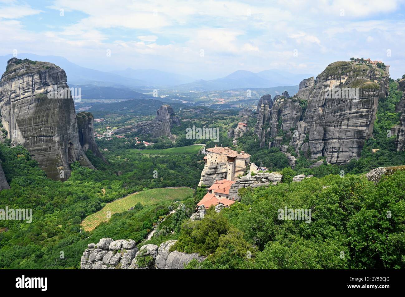 Meteora in grecia hi-res stock photography and images - Alamy