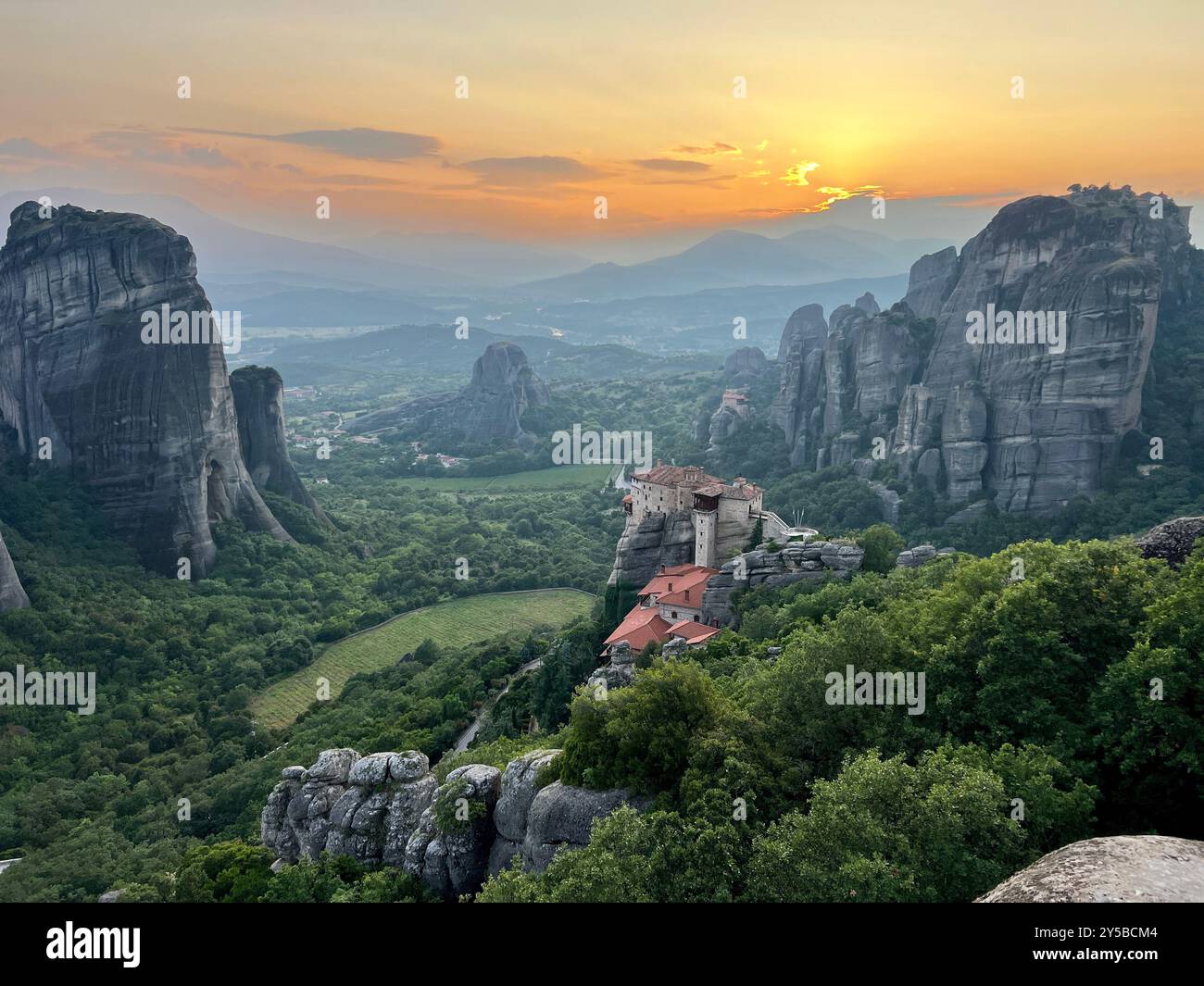 Meteora kalambaka grecia hi-res stock photography and images - Alamy