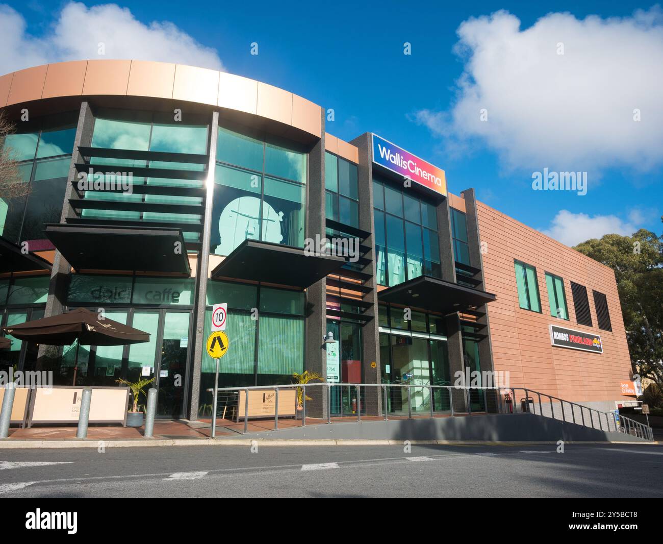 Mitcham shopping centre hi-res stock photography and images - Alamy