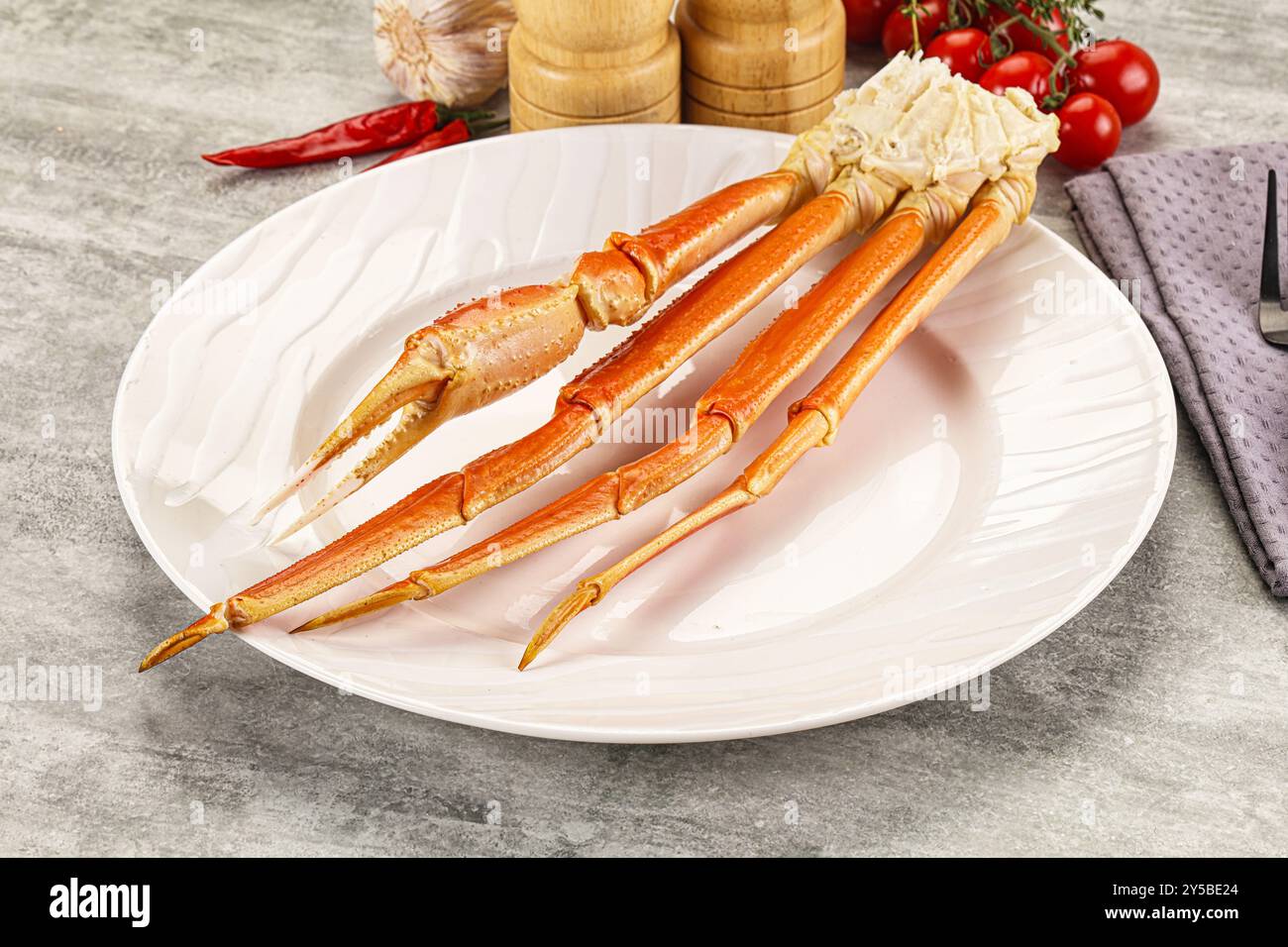 Delicous luxury boiled crab claw legs Stock Photo - Alamy
