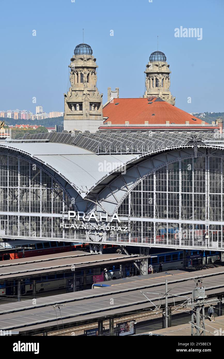 Prague Main Railway Station (Praha hlavni nadrazi), the busiest railway ...