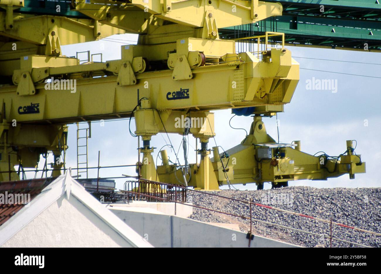 The movable gantry leg system and viaduct lifting jig Stock Photo - Alamy