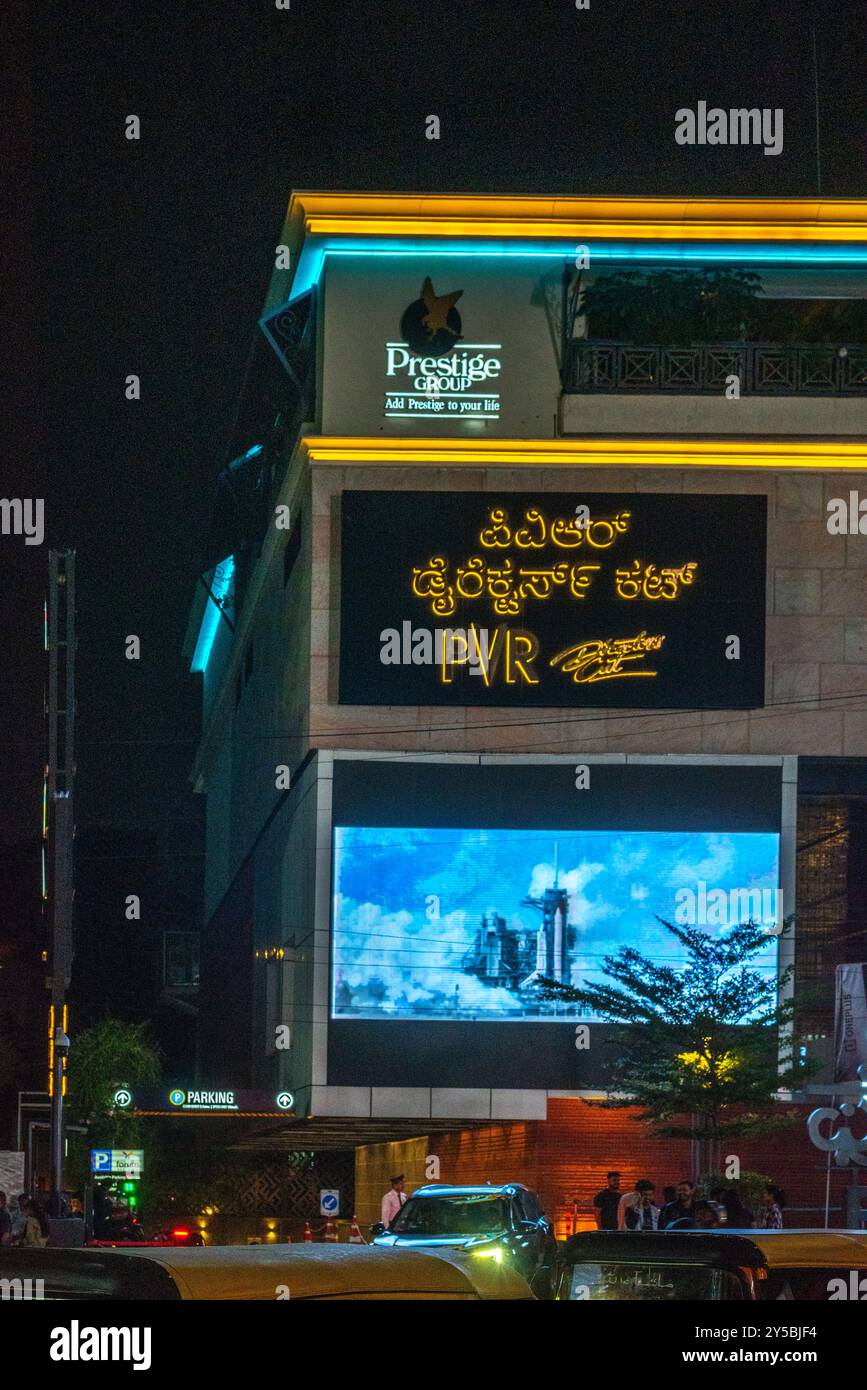 Bangalore mg road metro hi-res stock photography and images - Alamy