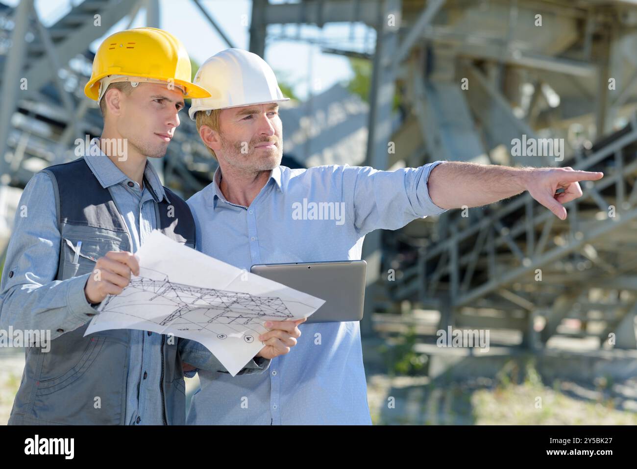 Manager instruction workers hi-res stock photography and images - Alamy