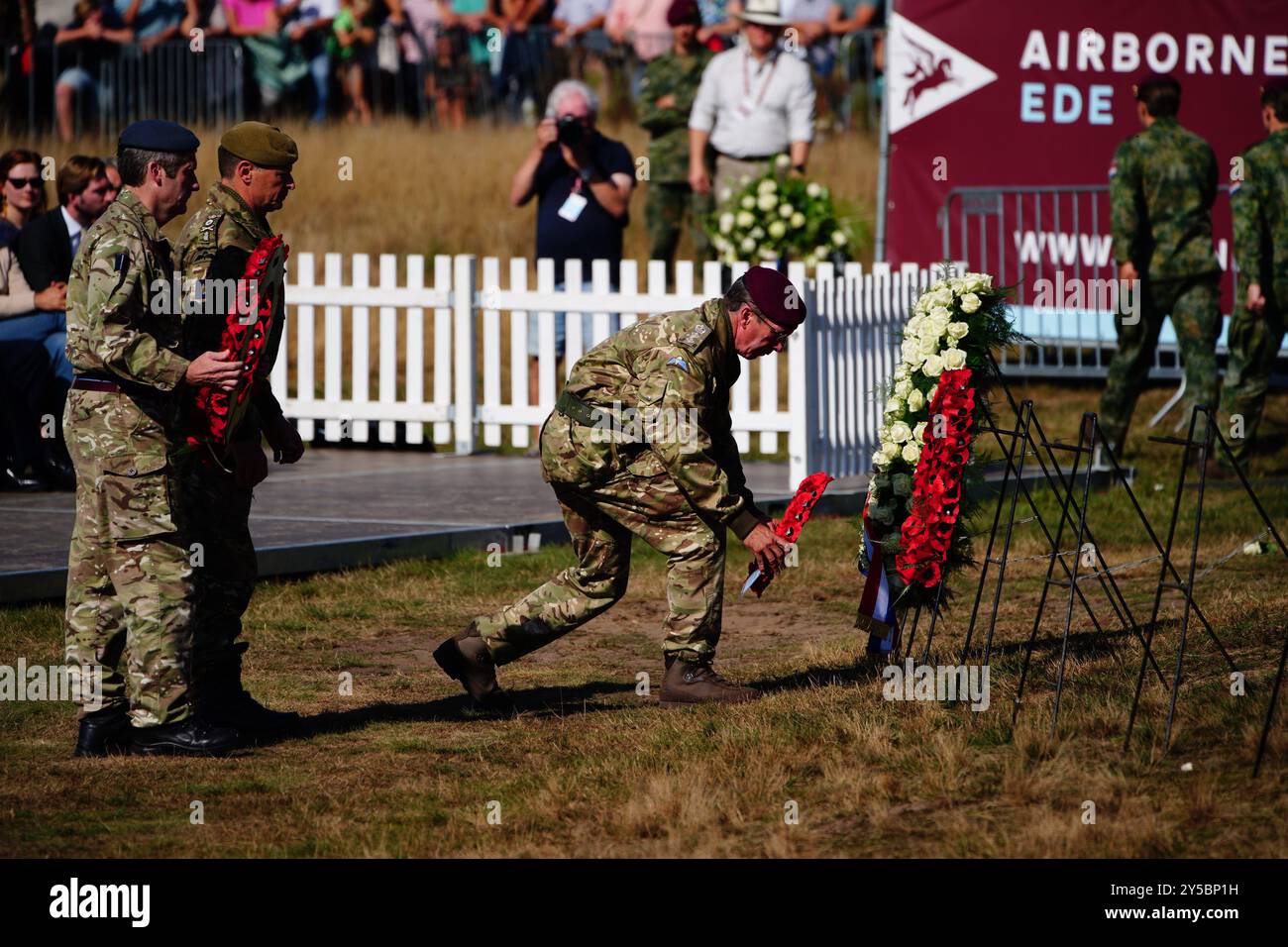 Military Commandos laying wreaths during a event at Memorial Square in ...