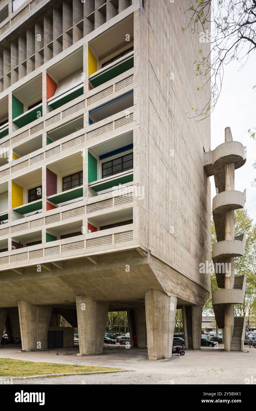 The Unité d'Habitation (or Cité Radieuse), Marseille, by Le Corbusier ...