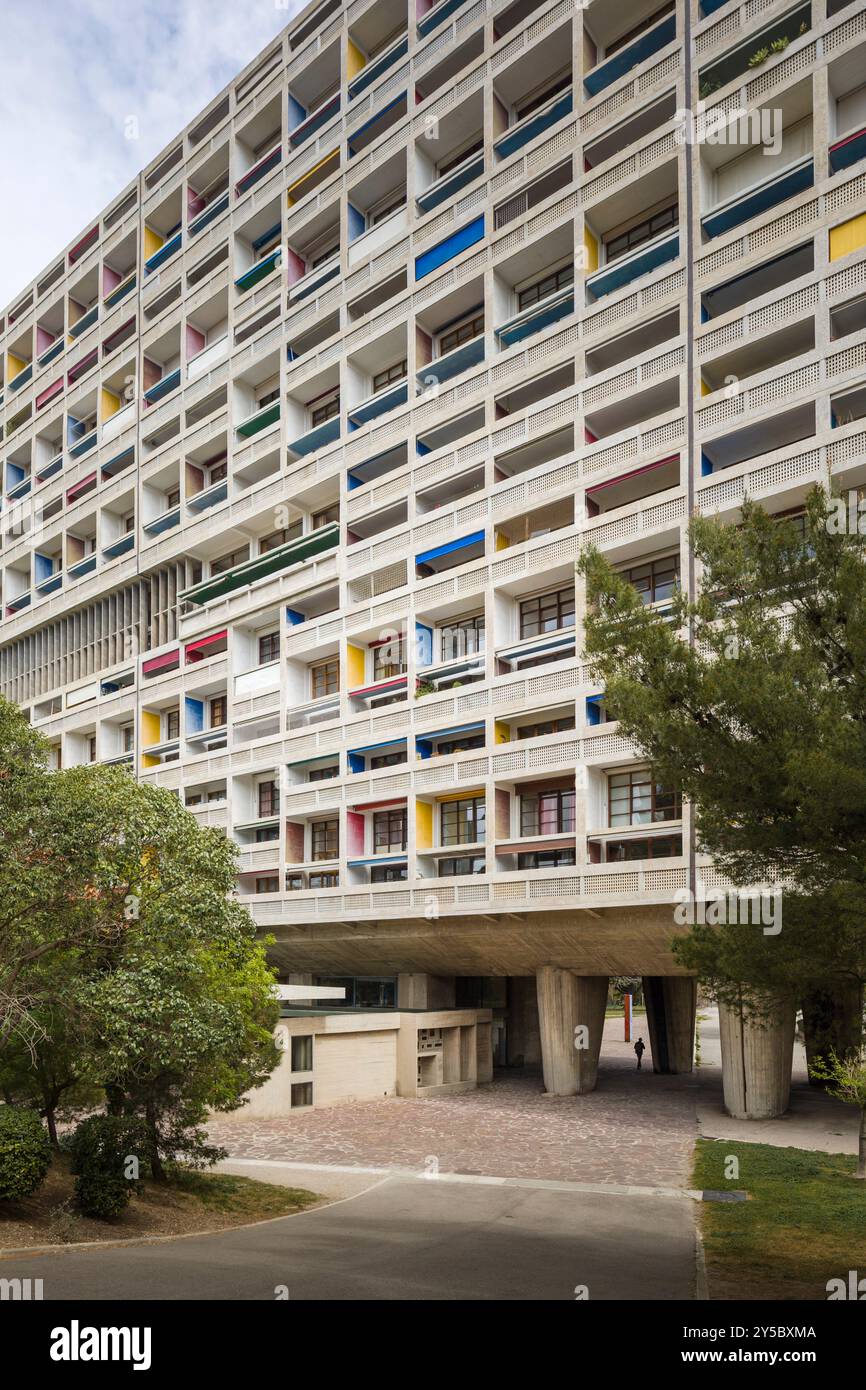 The Unité d'Habitation (or Cité Radieuse), Marseille, by Le Corbusier ...