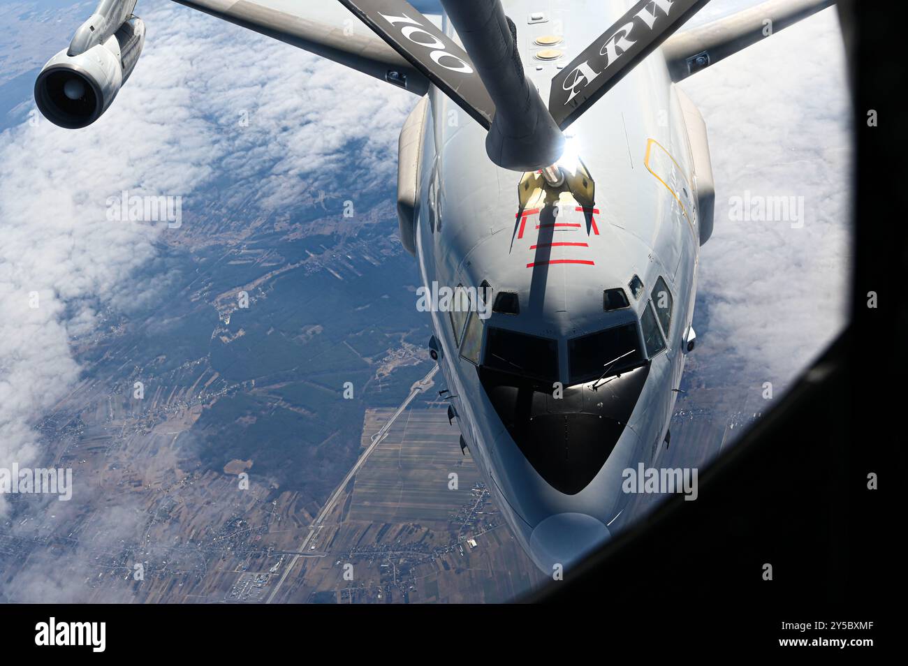 A U.S. Air Force KC-135 Stratotanker from Royal Air Force Mildenhall ...