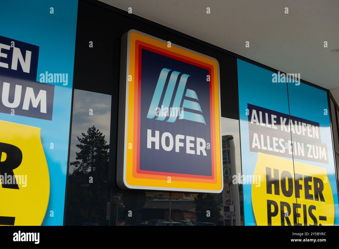 VIENNA, AUSTRIA - JULY 30, 2021: Hofer grocery store in Vienna ...