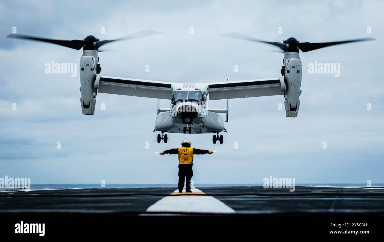 Aviation Boatswain’s Mate (Aircraft Handling) 1st Class Emmanuel ...