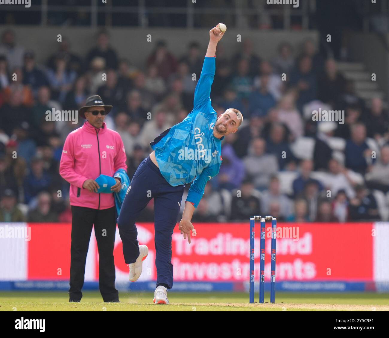 Will jacks cricket england bowling hi-res stock photography and images ...