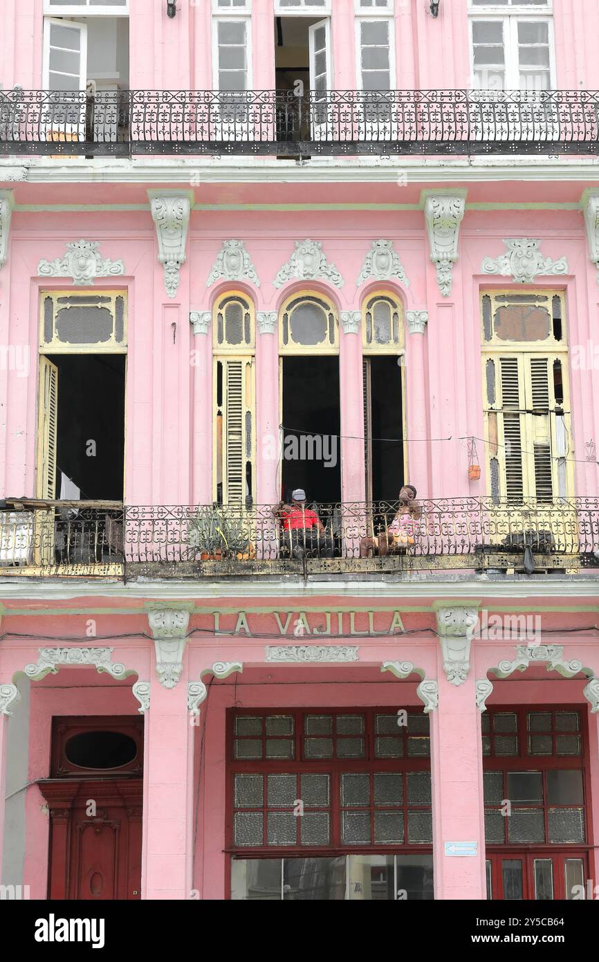 Pale yellow louver hi-res stock photography and images - Alamy