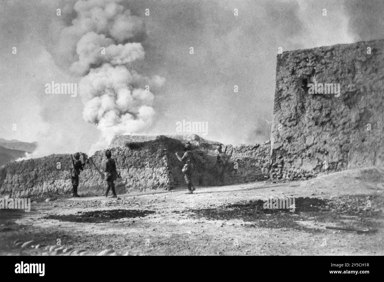 WWi 1916 North West Frontier, British India. Indian soldiers burning ...