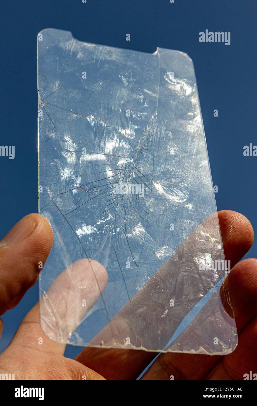 Cracked screen phone hi-res stock photography and images - Alamy