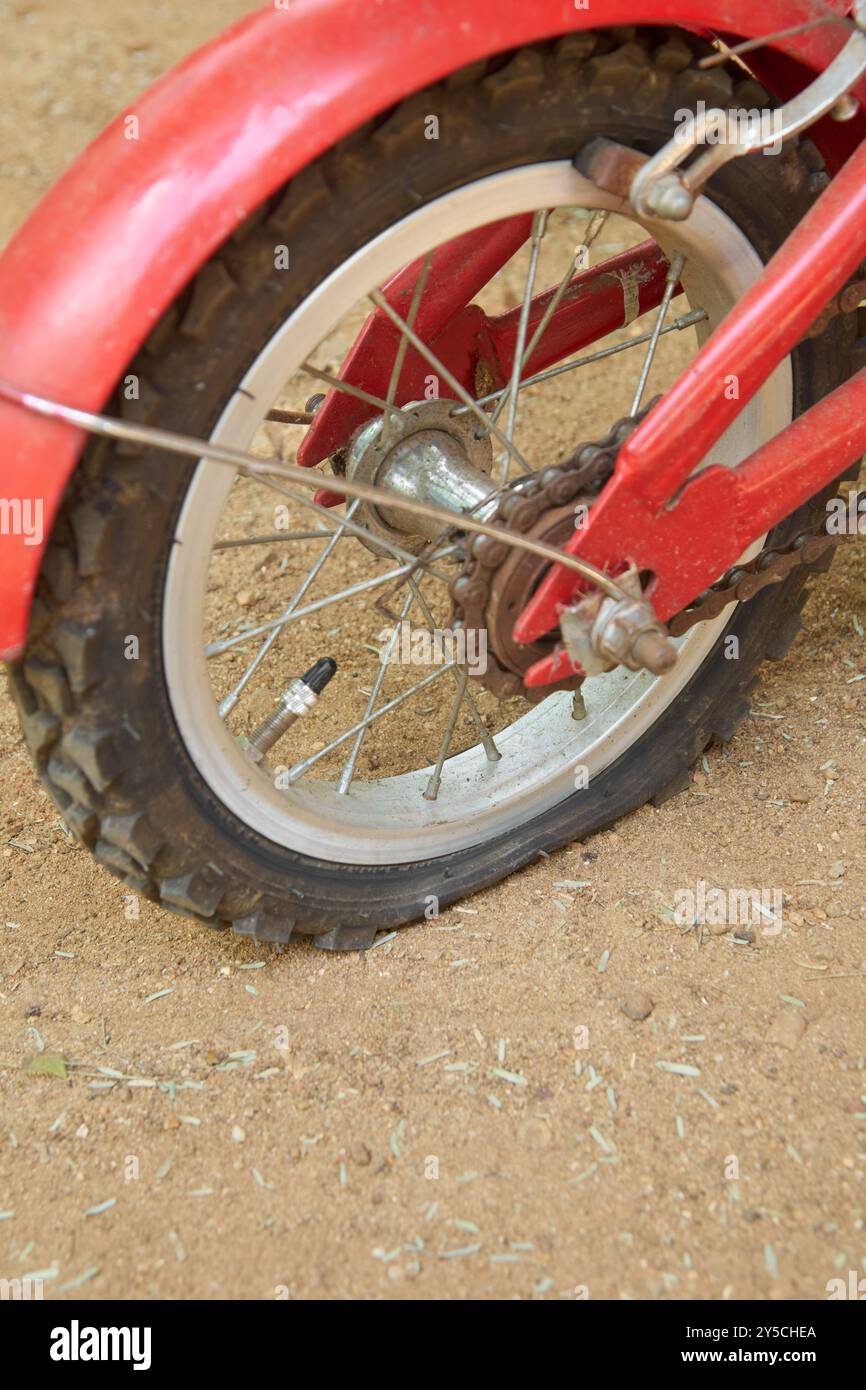 Gravel bike repair hi-res stock photography and images - Alamy