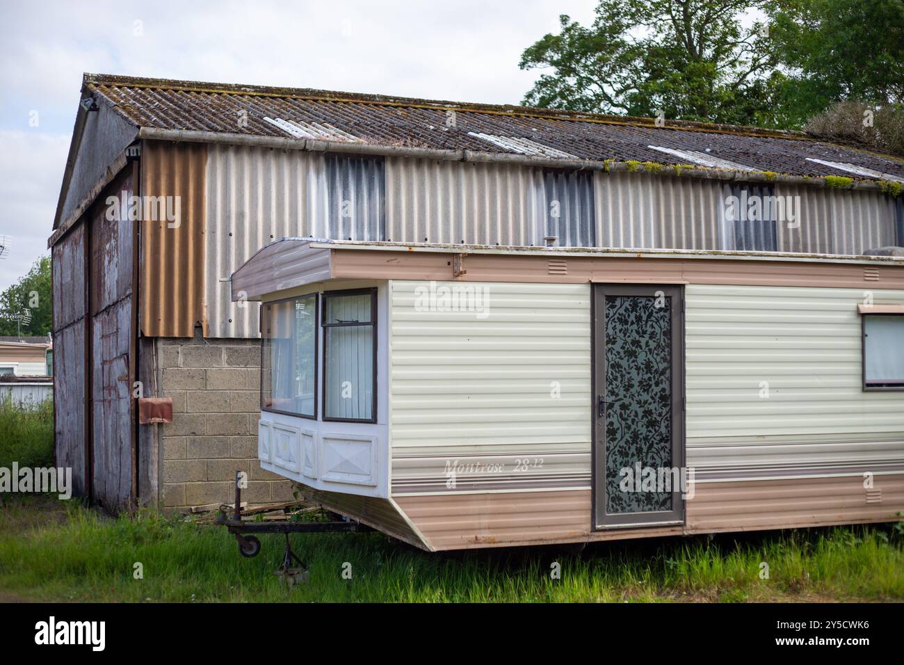 Next to a barn hi-res stock photography and images - Alamy
