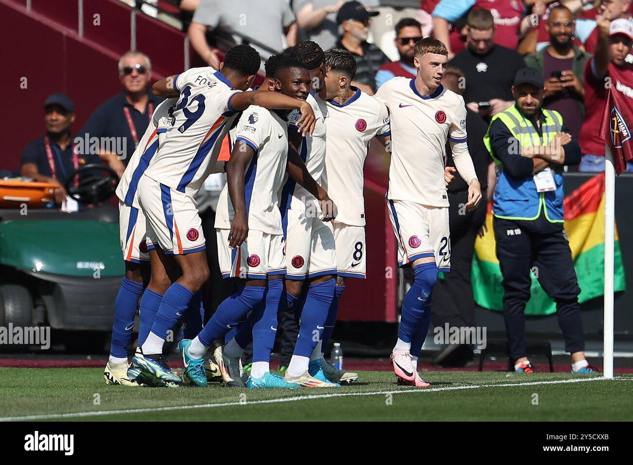 London, UK. 21st Sep, 2024. Chelsea forward Nicolas Jackson (15 ...