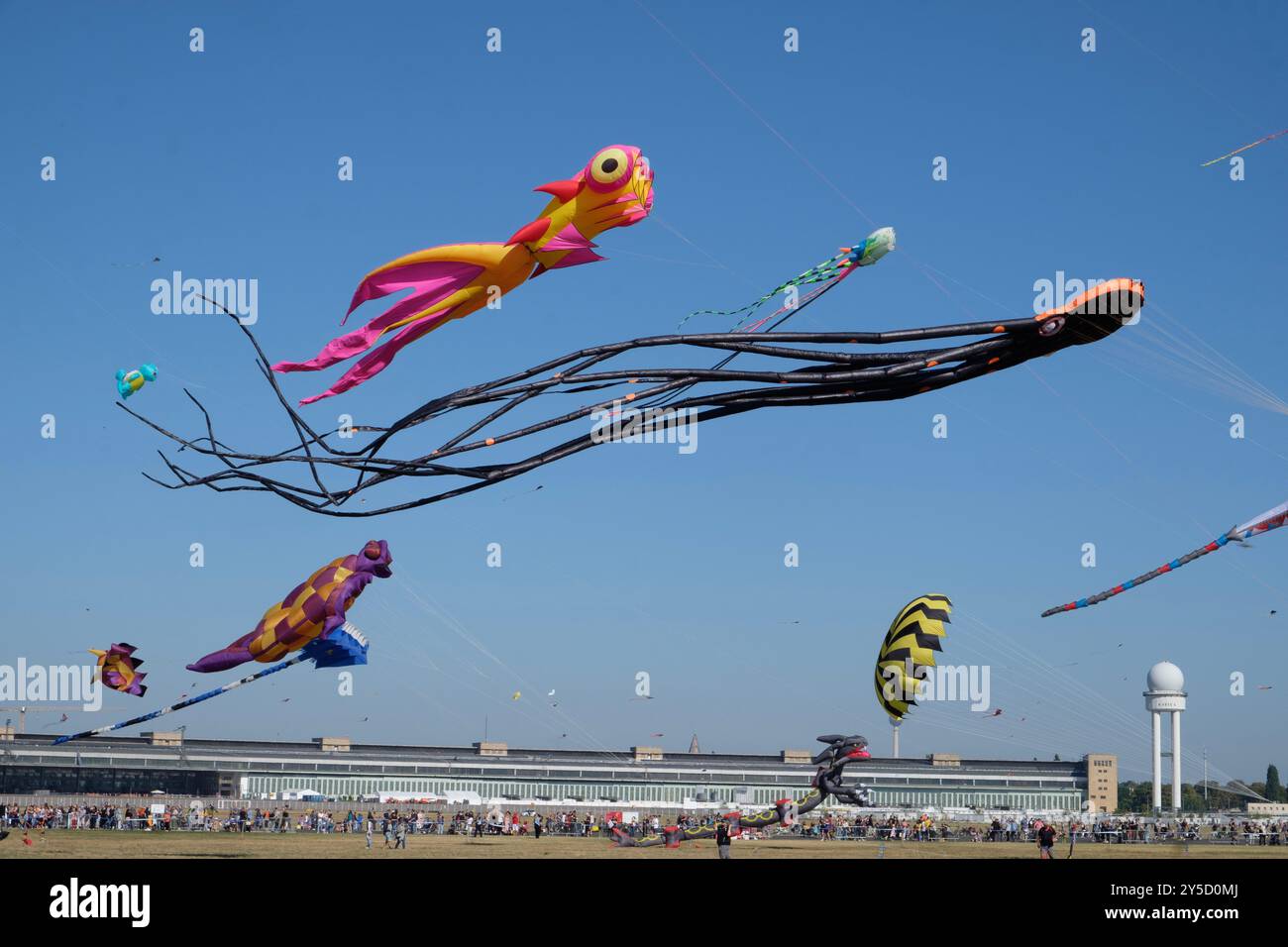 Kite festival at Tempelhofer Feld, Berlin Stock Photo - Alamy