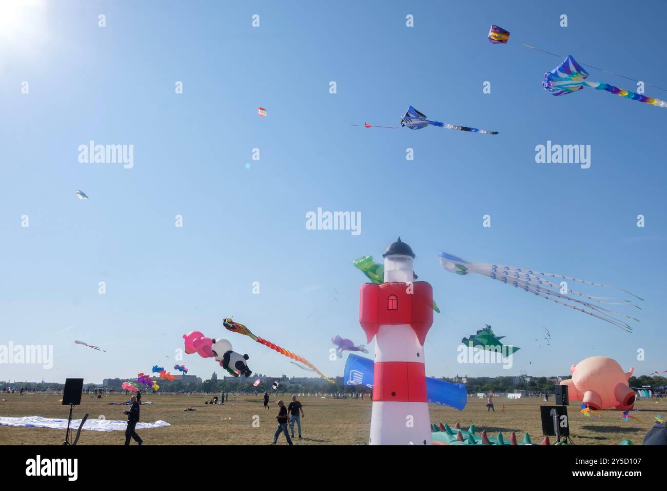 Kite festival at Tempelhofer Feld, Berlin Stock Photo - Alamy