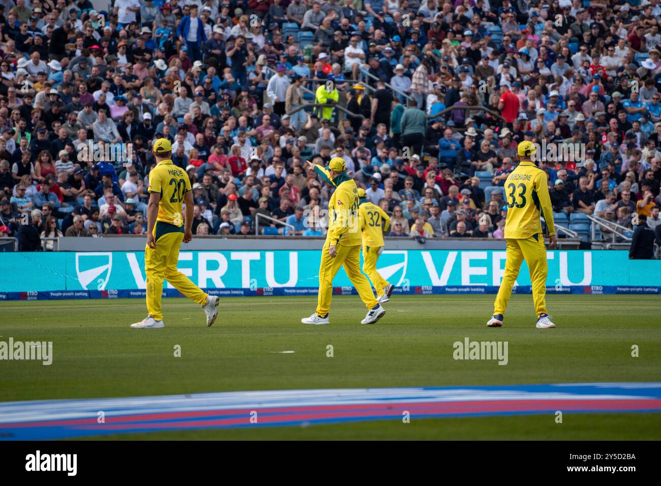 Australia Aaron Hardie Bowls And Catches Out Ben Duckett England vs ...