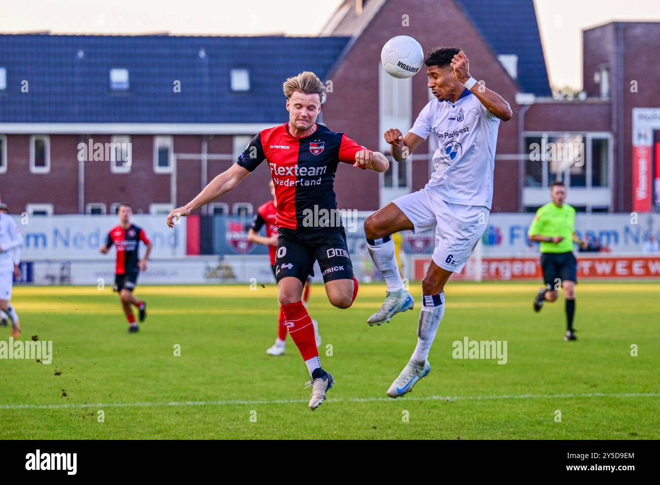 Burgereating hi-res stock photography and images - Alamy