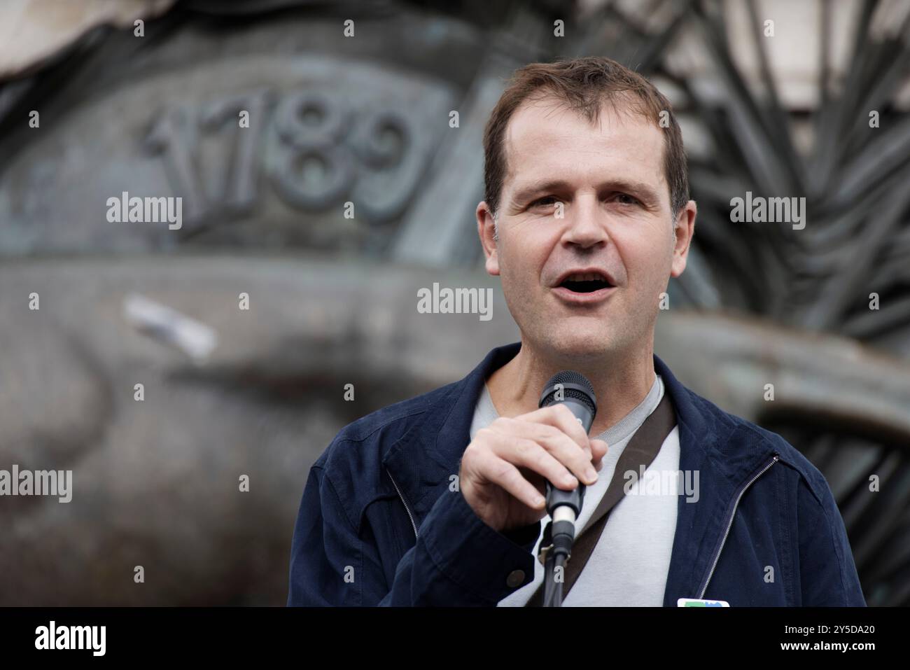 Paris, France. 21st Sept, 2024. Peace rally organized by the Peace ...
