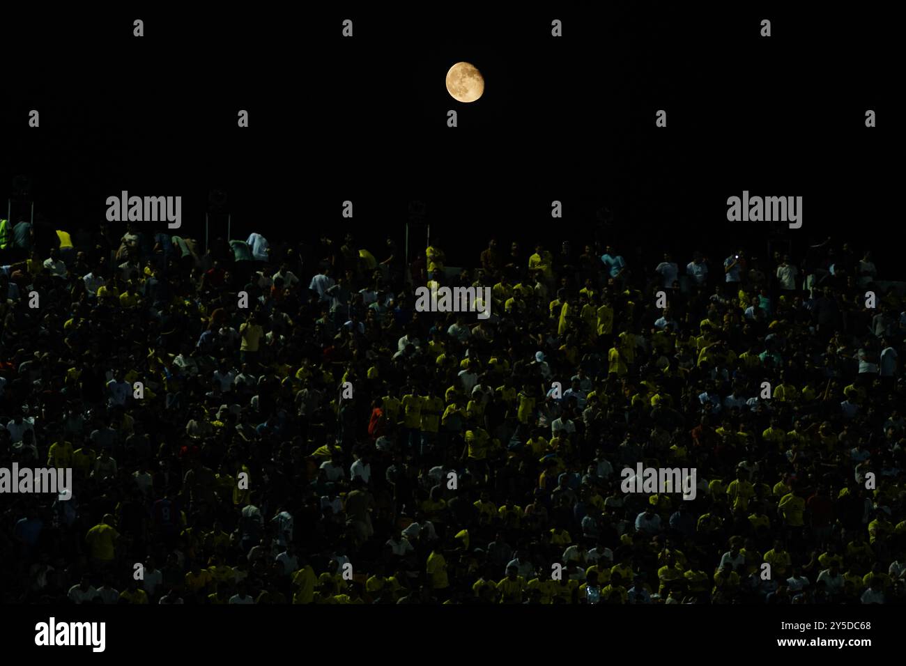 Duhok, Iraq. 20th Sep, 2024. A view of Waning Gibbous moon rising ...