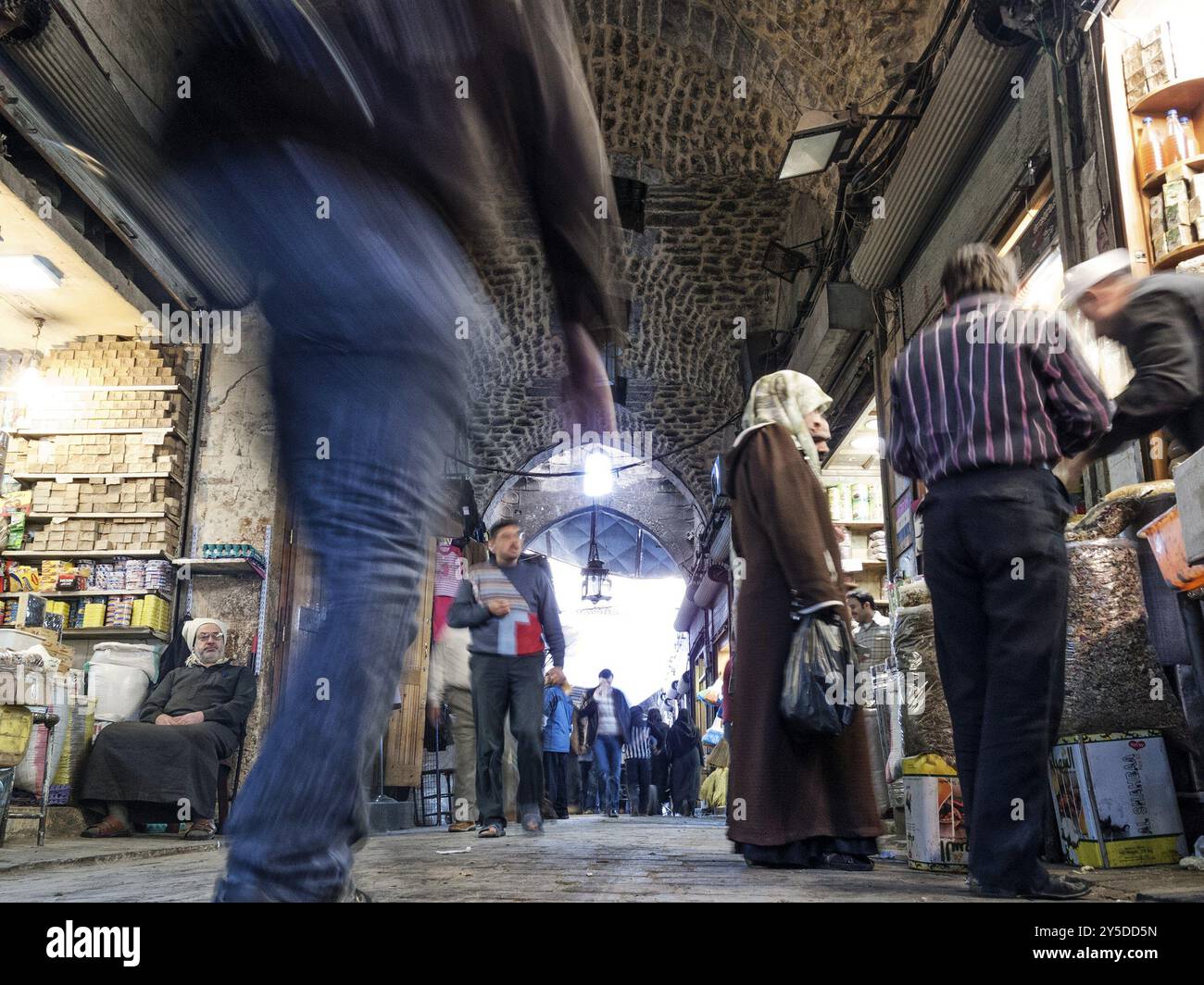 Aleppo old souk historical hi-res stock photography and images - Alamy