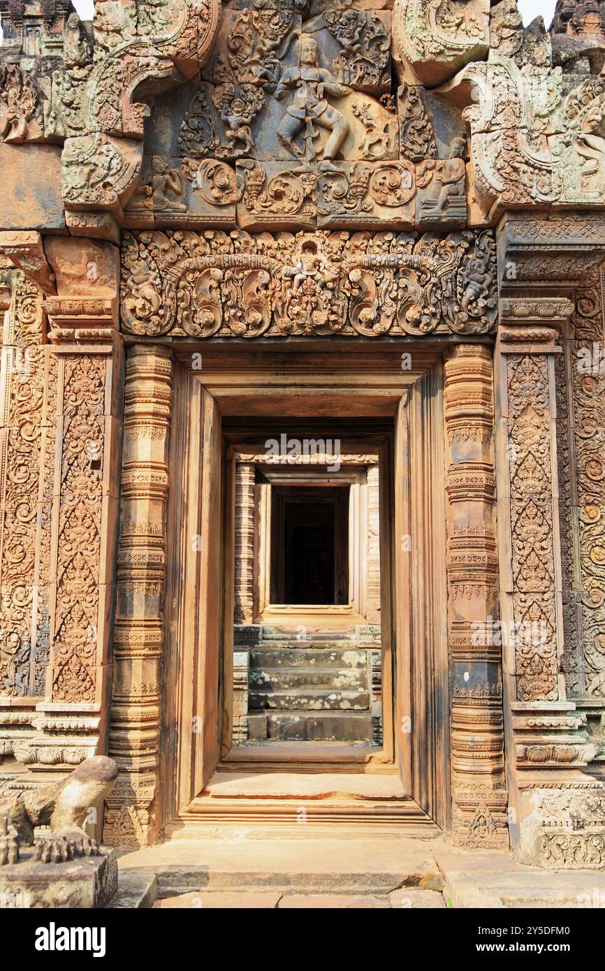 Entrance gate to the Banteay Srei temple complex in Cambodia Stock ...