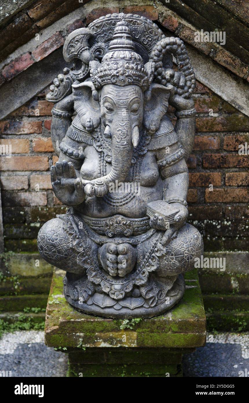 Ganesh statue in bali indonesia temple Stock Photo - Alamy
