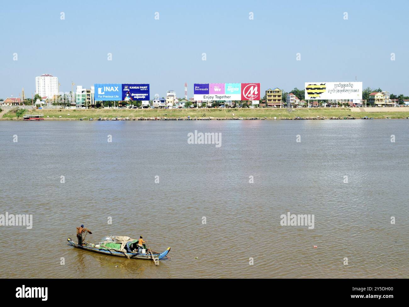 Phnom penh riverside in cambodia Stock Photo - Alamy