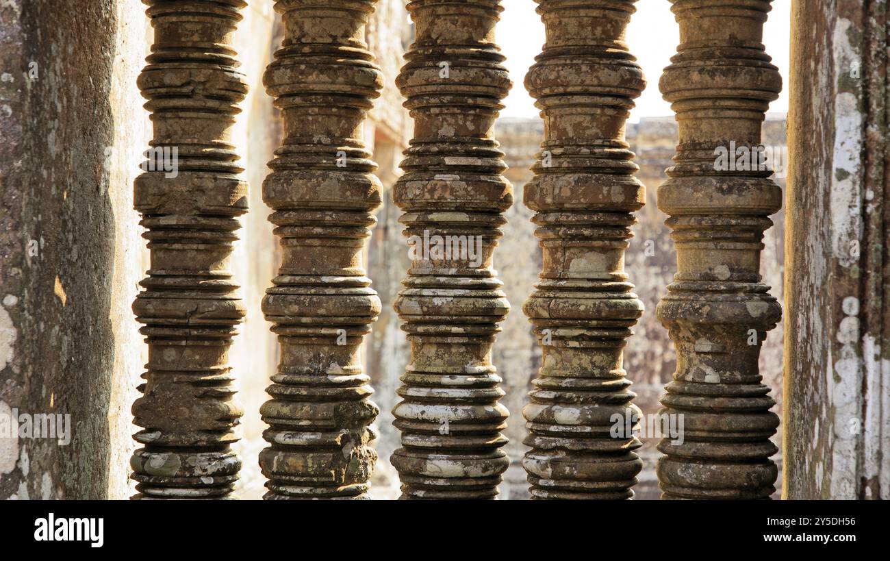 Window of the Khmer sanctuary Koh Ker in Cambodia Stock Photo - Alamy