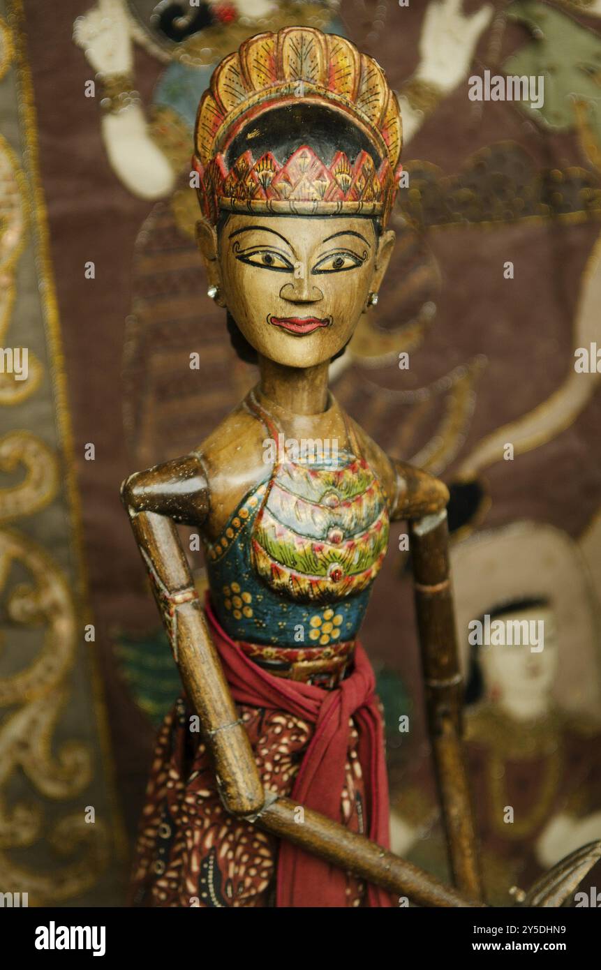 Wooden dolls hi-res stock photography and images - Alamy