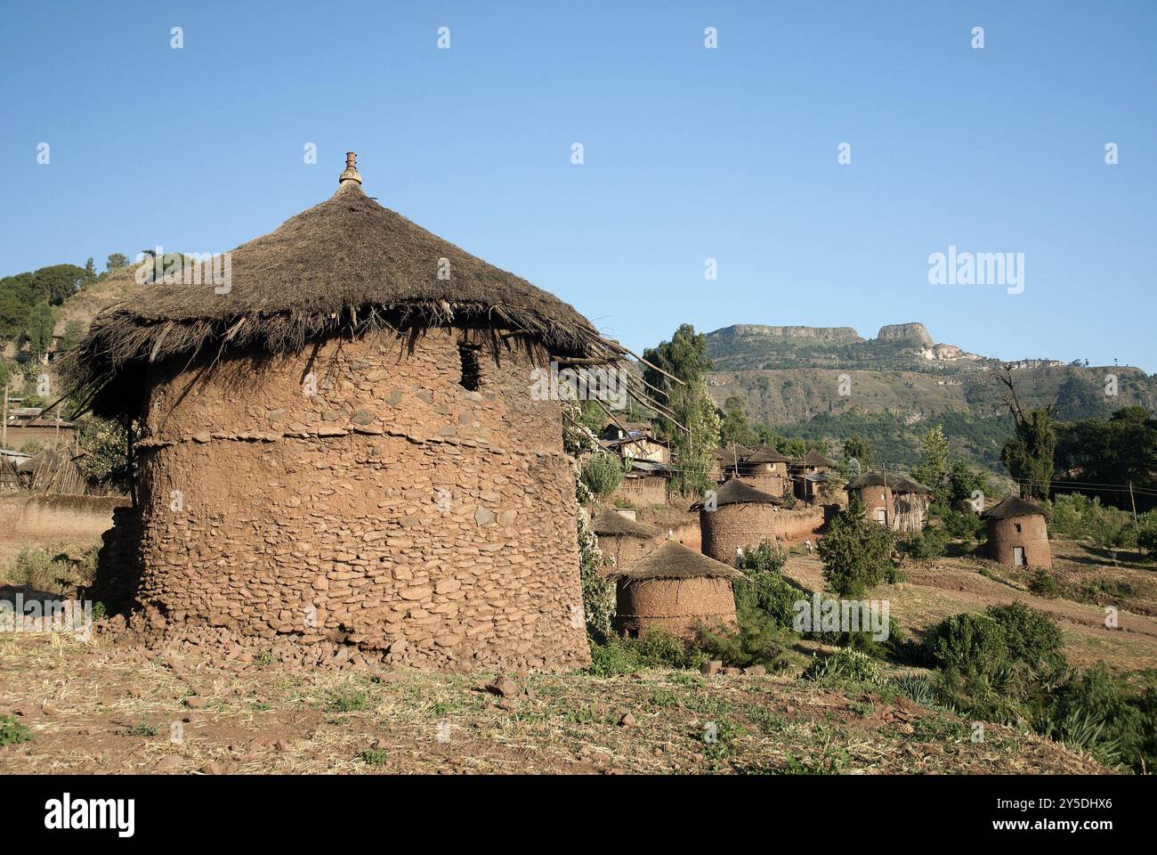 Traditional african adobe mud homes in lallibela ethiopia Stock Photo ...