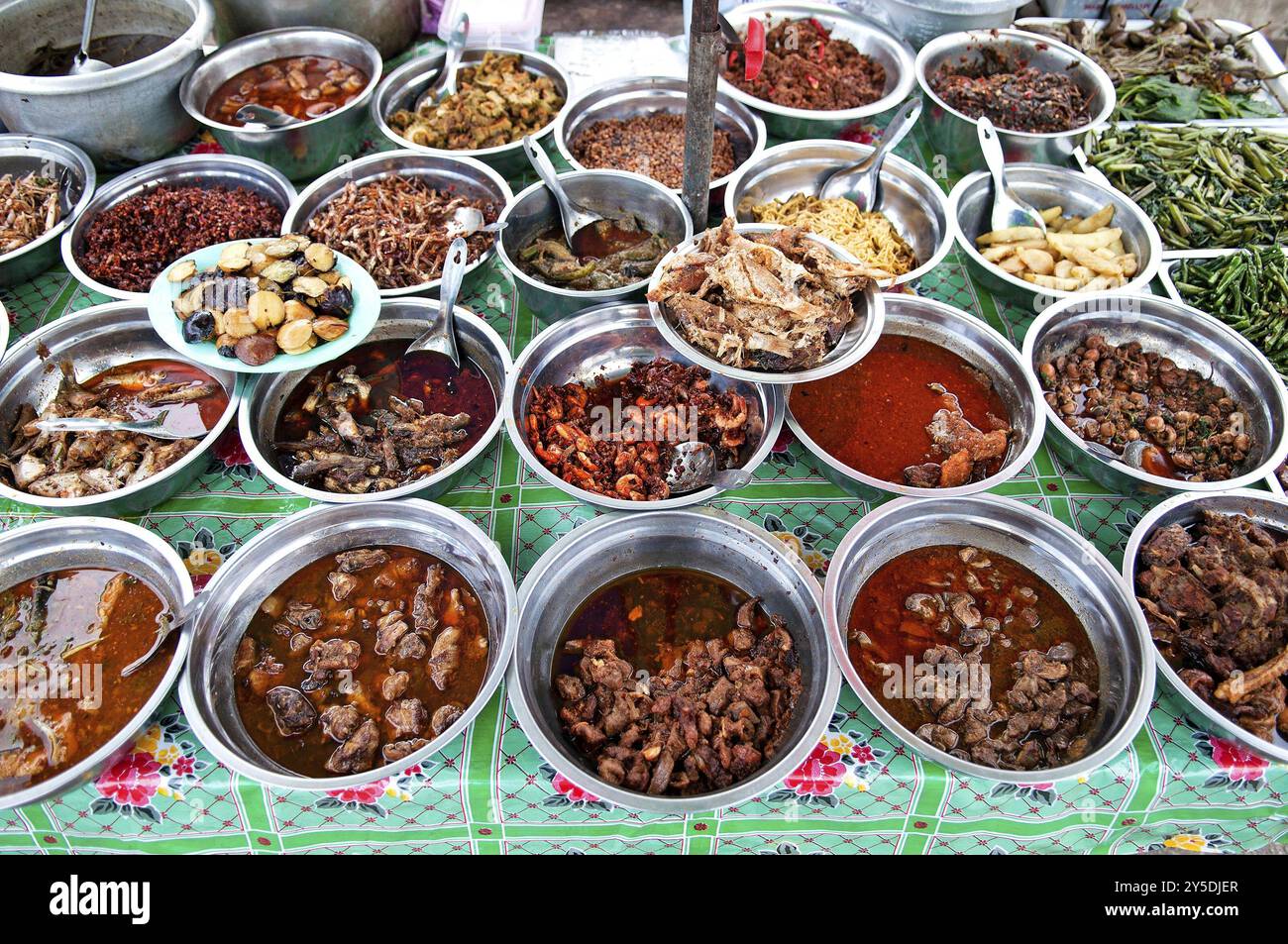 Myanmar Burma food in yangon market Stock Photo - Alamy