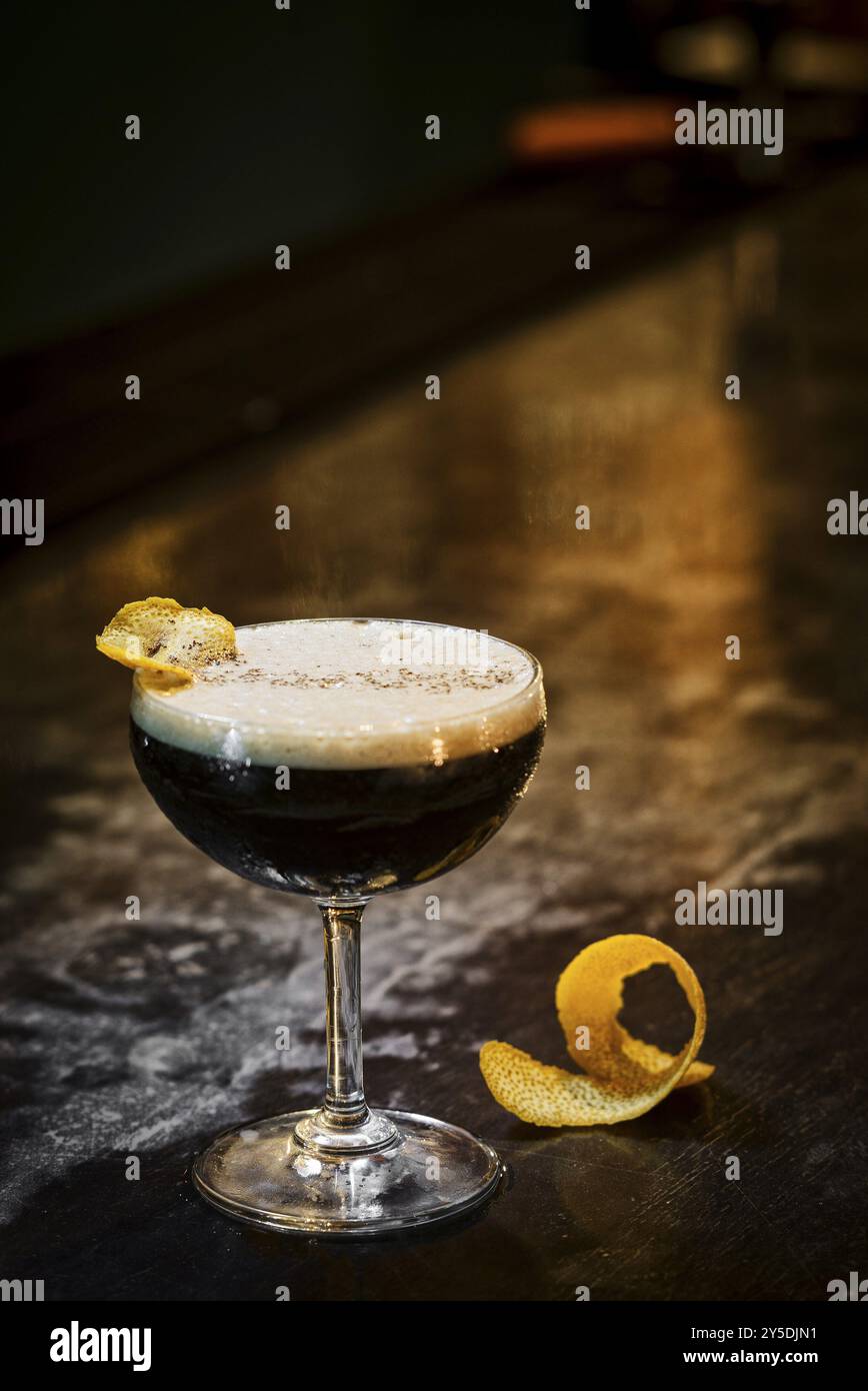 Expresso cofeee martini cocktail drink in modern bar Stock Photo - Alamy