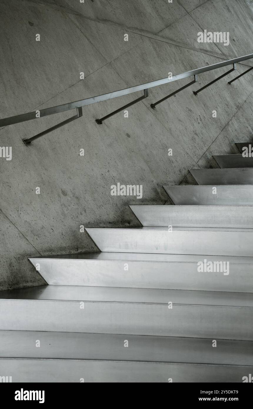 Aluminium silver metal stairs hi-res stock photography and images - Alamy
